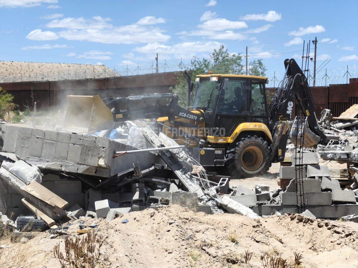 Derriban casas en el bordo del río Bravo para abrir paso a patrullas y ...